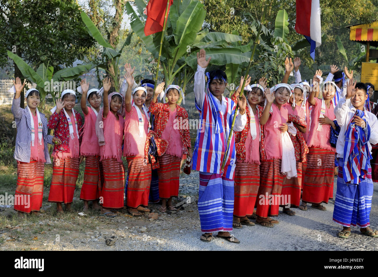 Young persons, tribe Kayan, ceremony, line-up, wave, close Pyay ...