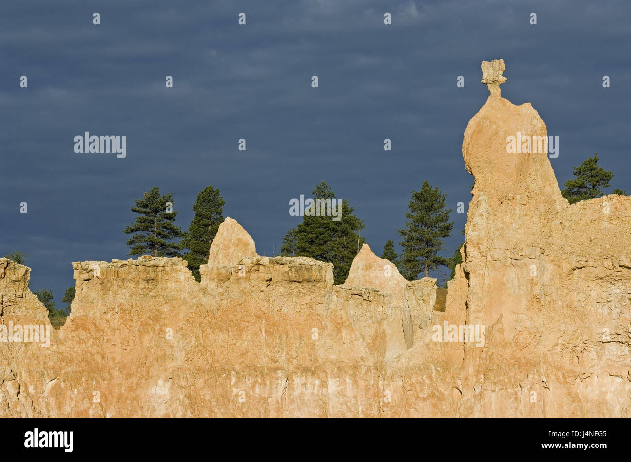 The USA, Utah, Bryce Canyon, Queen guards, bile formations Stock Photo ...