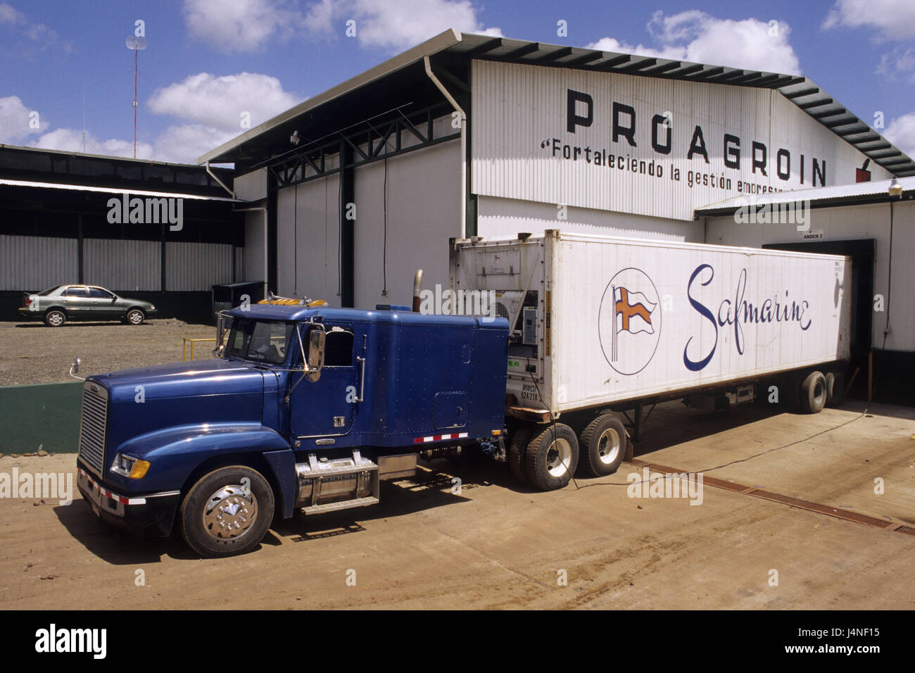 Costa Rica, Pital, truck, pineapple, transport Stock Photo - Alamy