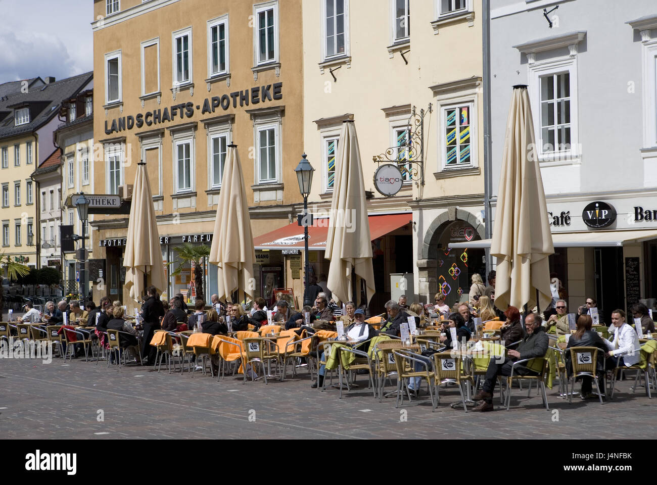 Em town hi-res stock photography and images - Alamy