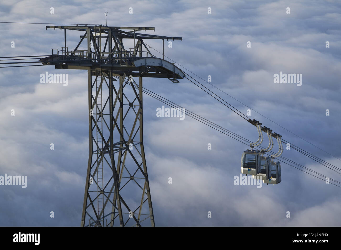 Cable car, Beatenberg - low horn, light tuning, early in the morning ...