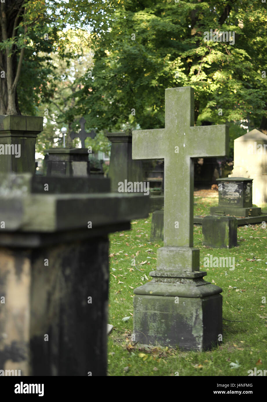 Cemetery, gravestones, cross Stock Photo - Alamy