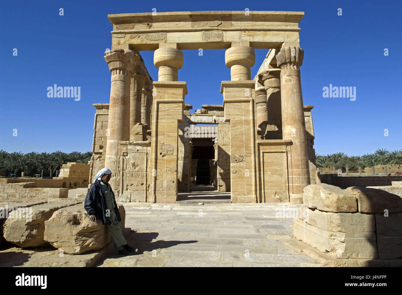 Egypt, Kharga oasis, temple of Hibis, Egyptian Stock Photo - Alamy