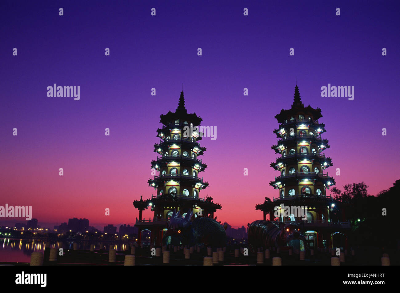 Taiwan, Kaohsiung, Lotussee, dragon and tiger pagodas, lighting ...