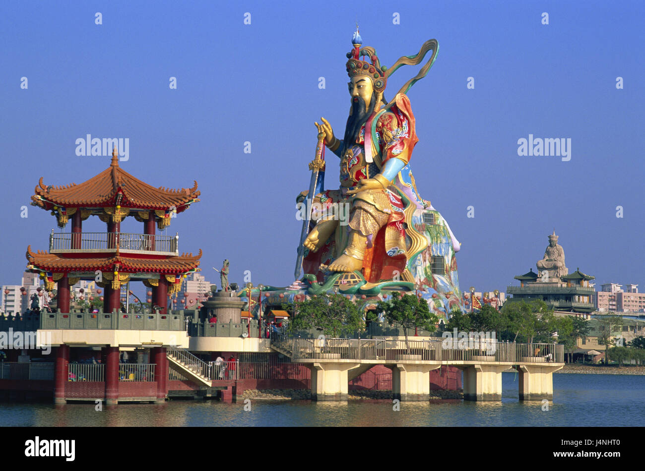 Taiwan, Kaohsiung, Lotussee, pavilions, statue, Xuan-tian-shang-di ...