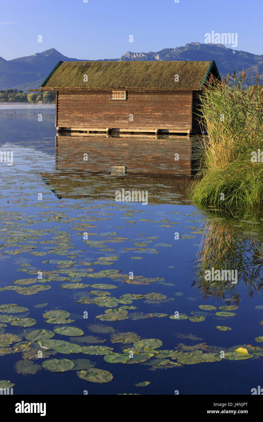 Germany, Upper Bavaria, Chiemgau, Lake Chiem, Kampenwand, boathouse ...