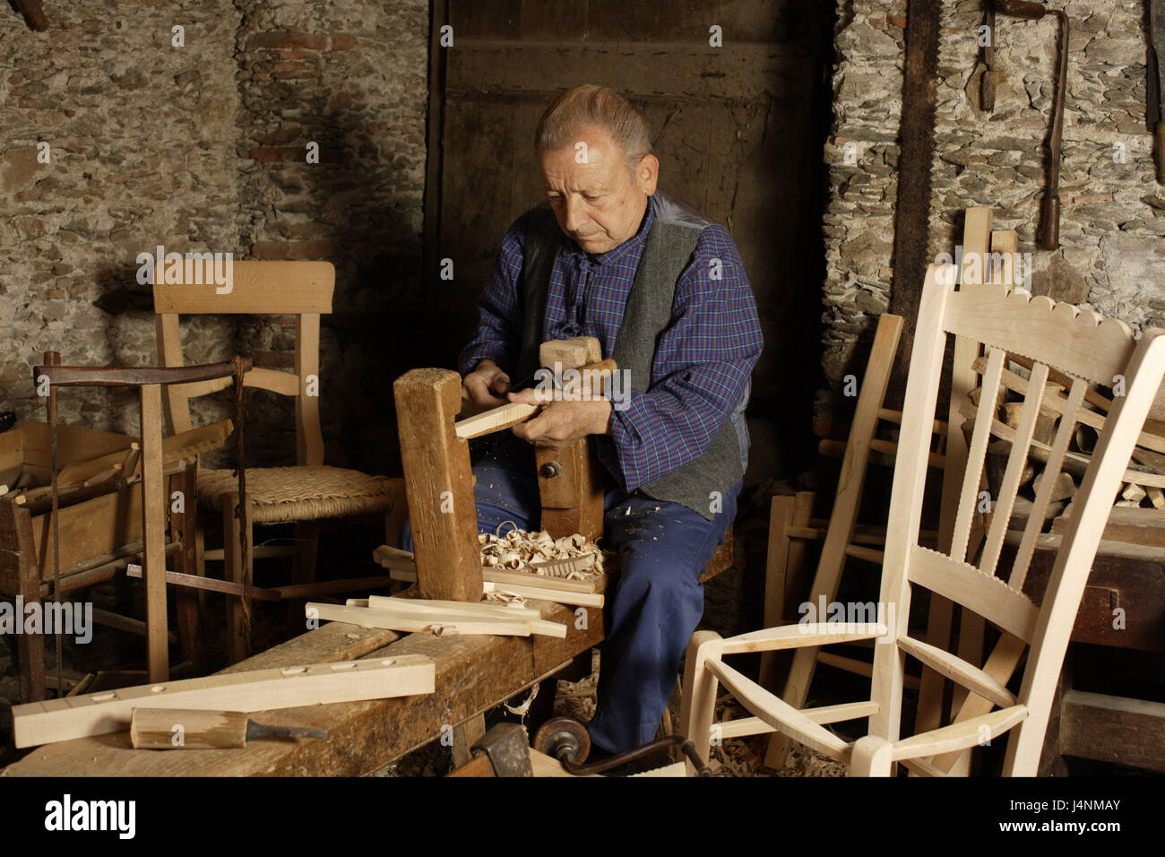 Italy, Calabria, Serrastretta, carpenter, chairs, make, Süditalien ...