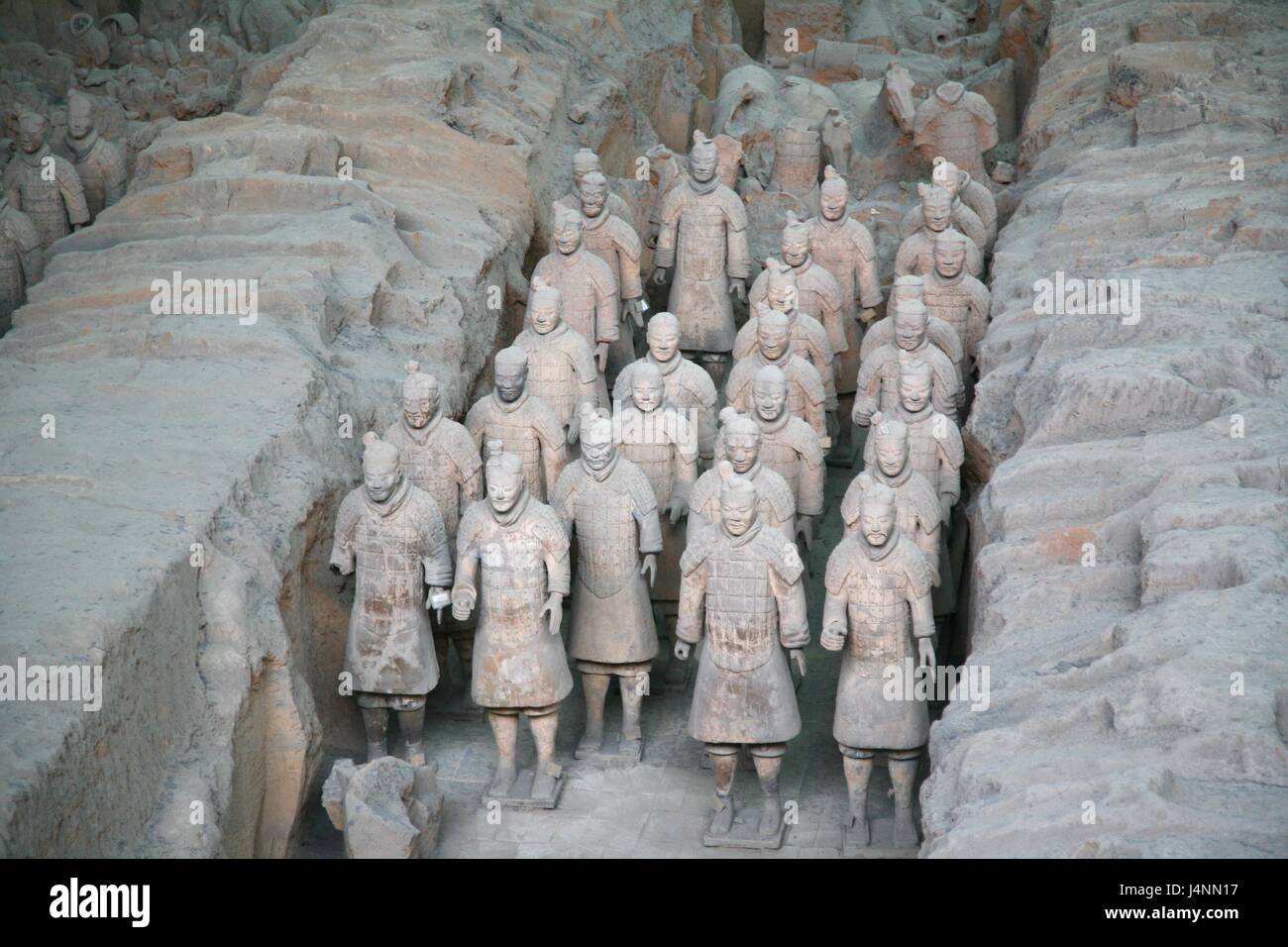 the terracotta army is a collection of terracotta sculptures depicting ...