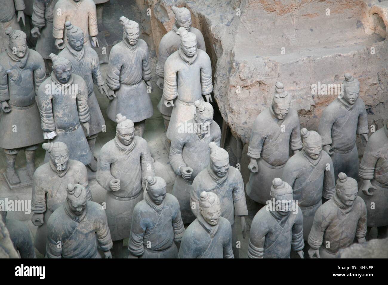 the terracotta army is a collection of terracotta sculptures depicting ...