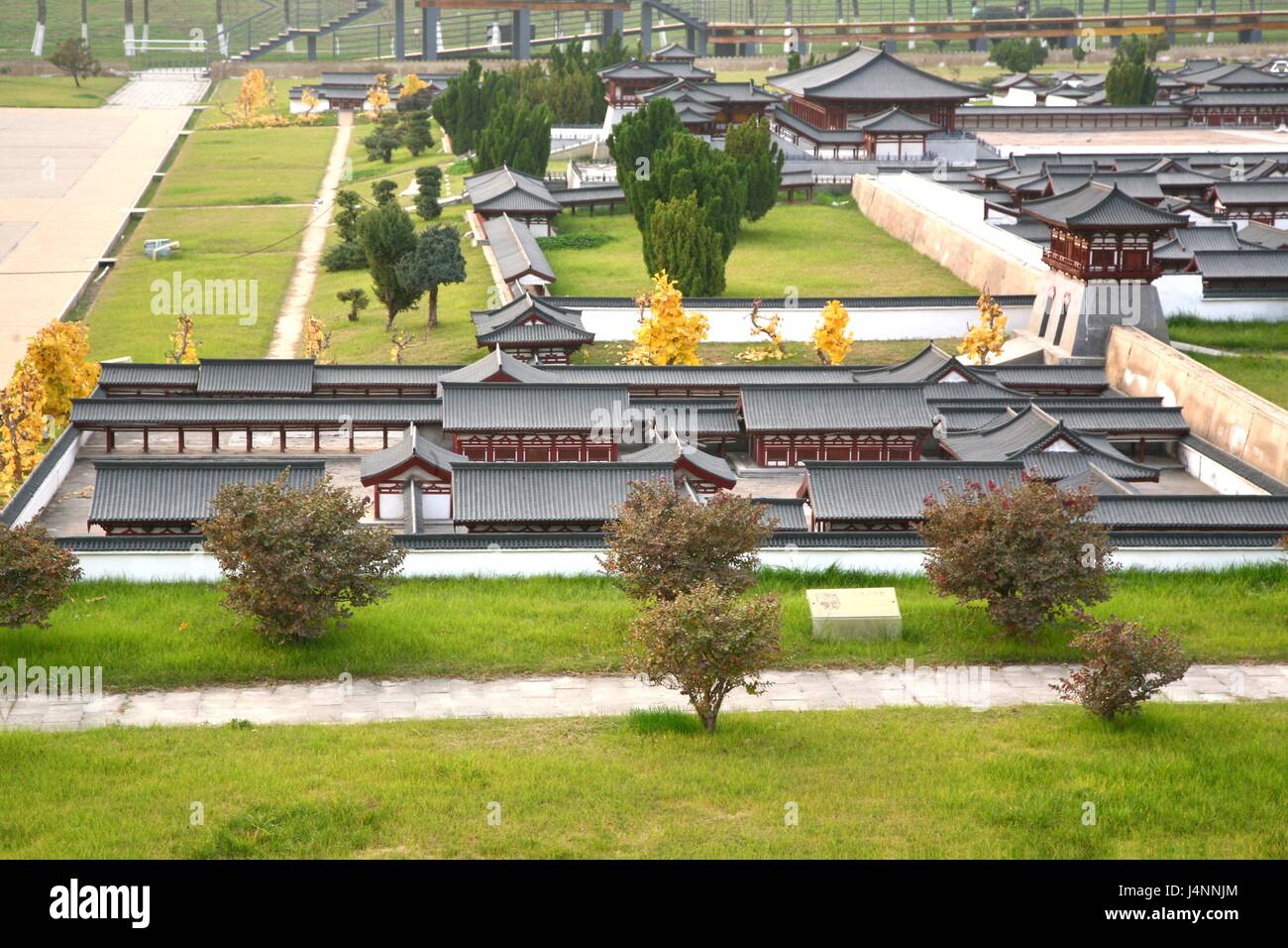 Daming palace national heritage park hi-res stock photography and ...