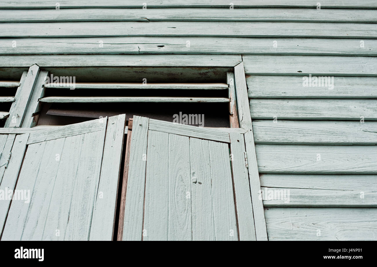 Dark windows hi-res stock photography and images - Alamy