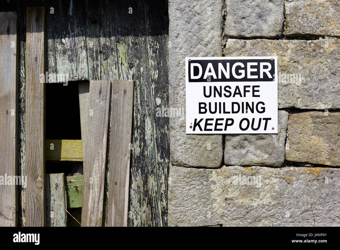 Warning sign unsafe building hi-res stock photography and images - Alamy