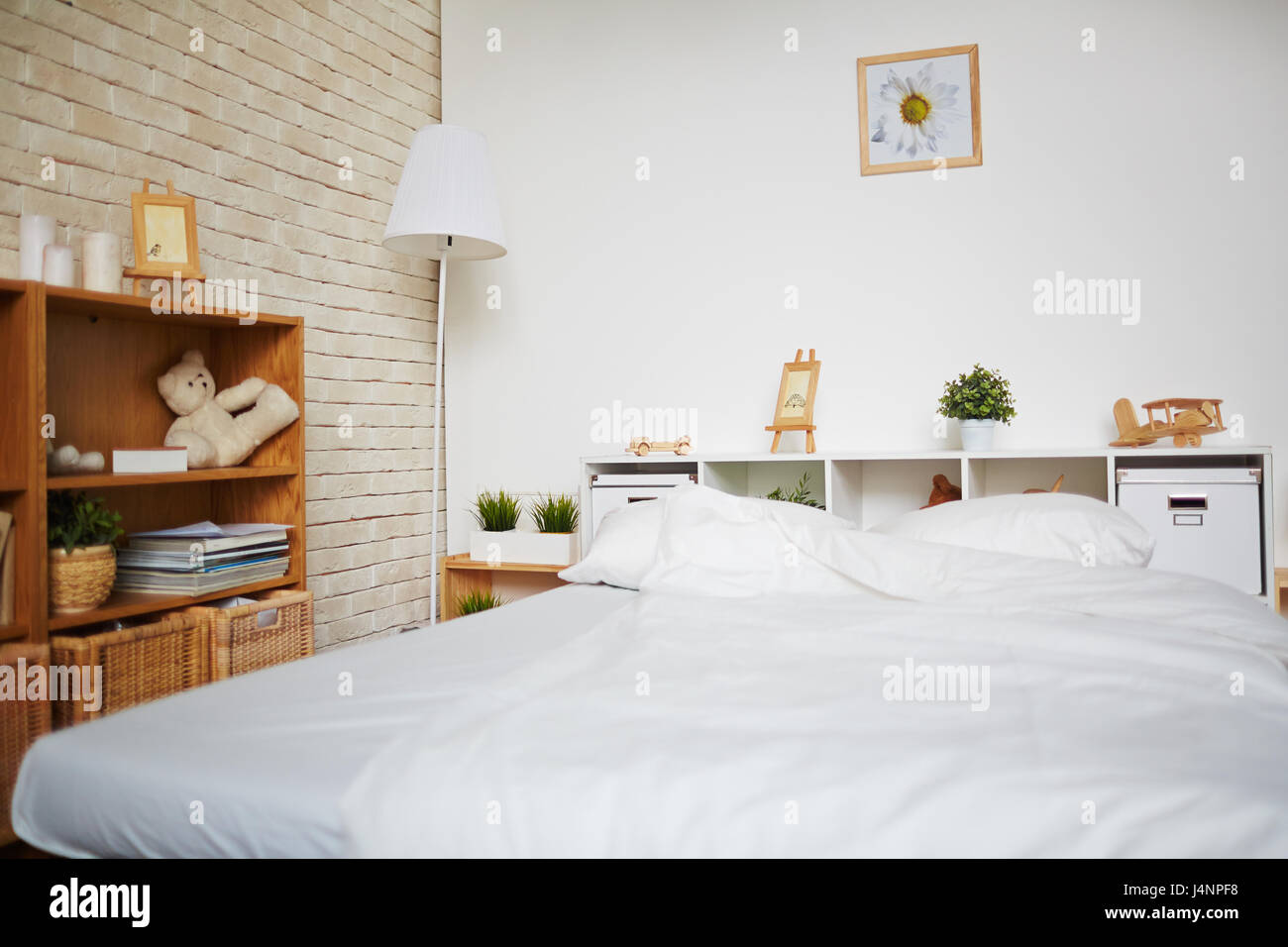 Empty bedroom with modern interior Stock Photo - Alamy