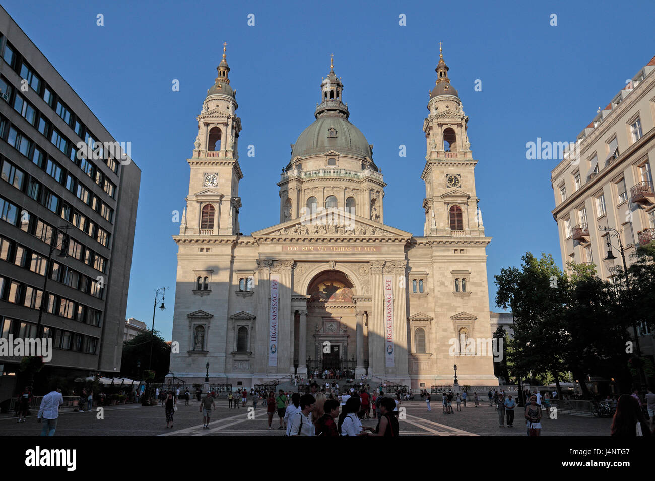 St. Stephen's Basilica in Budapest, Hungary Stock Photo - Alamy