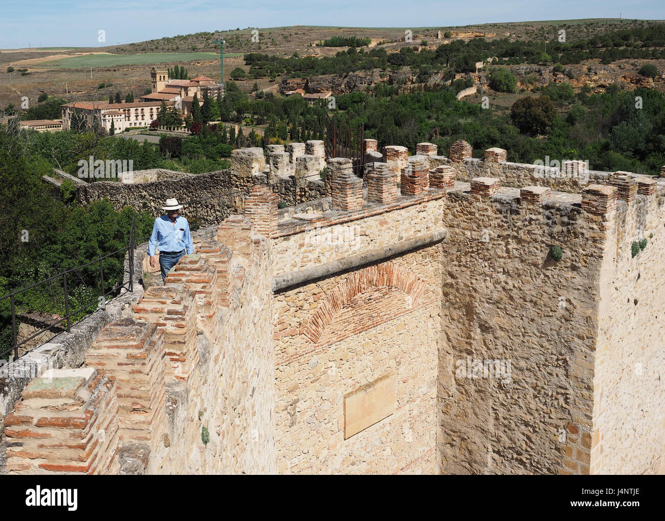 Castellations hi-res stock photography and images - Alamy