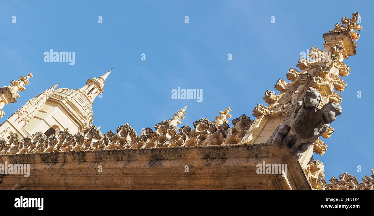 Ornate gothic architecture hi-res stock photography and images - Alamy