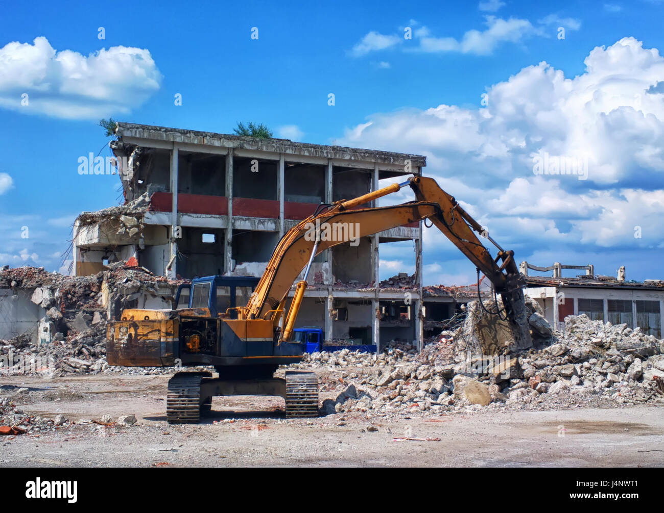Demolition of an old construction Stock Photo - Alamy