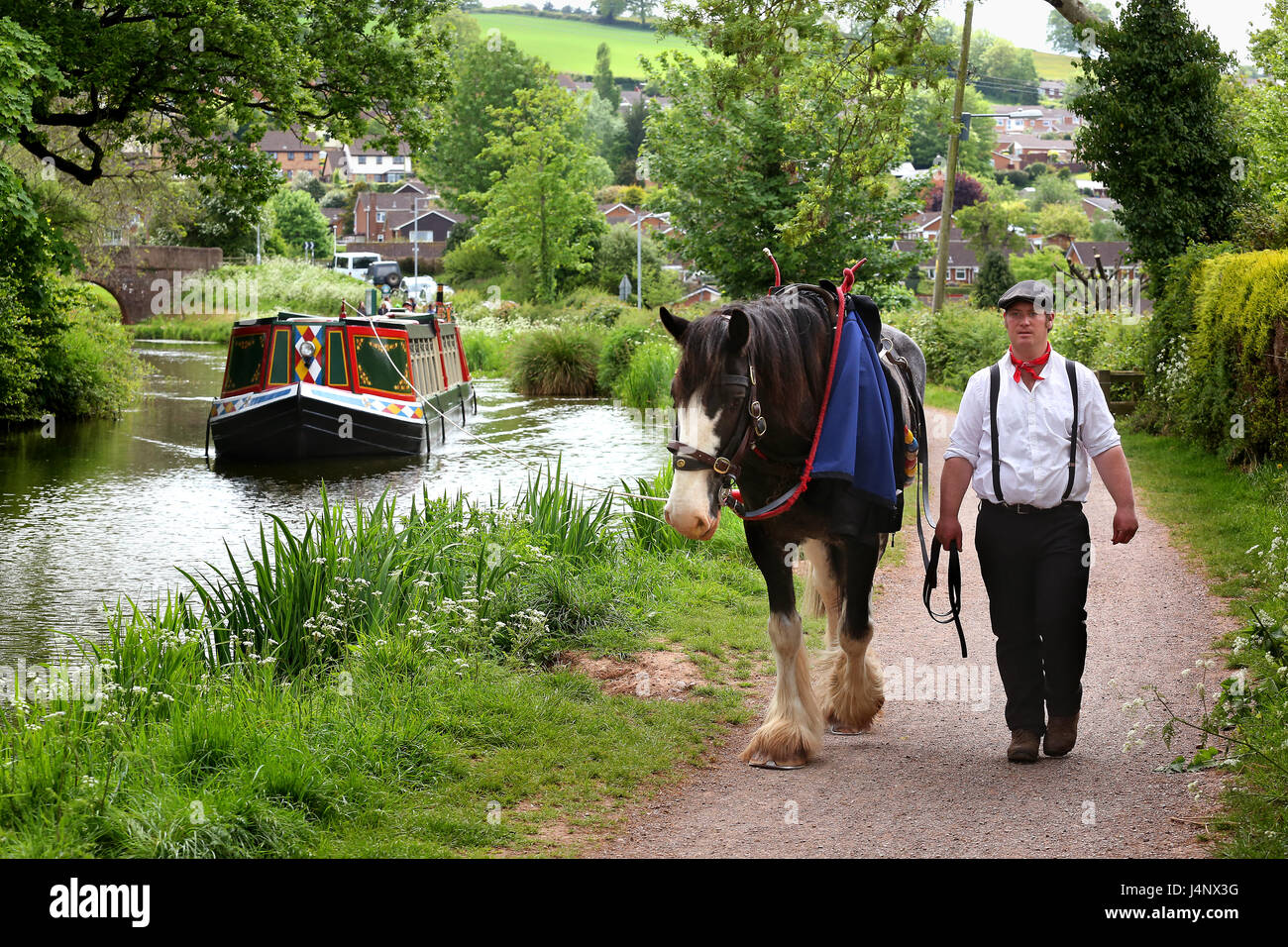 Horse drawn barge hi-res stock photography and images - Alamy