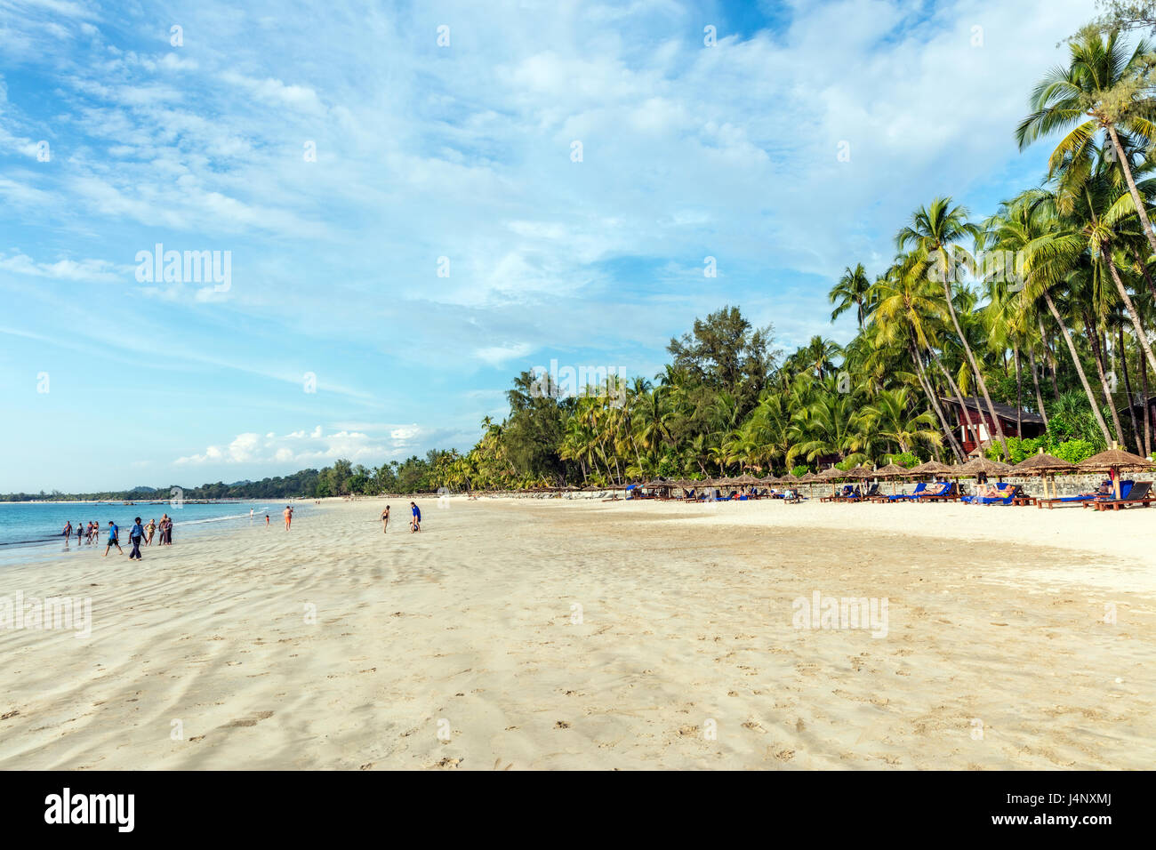 Bay of bengal beach hi-res stock photography and images - Alamy