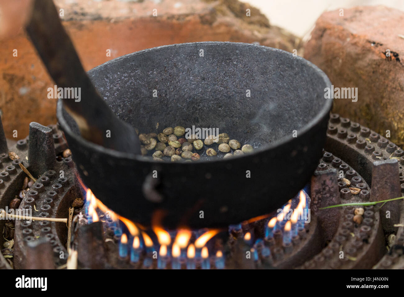 Traditional roasting of coffee in Colombia Stock Photo - Alamy