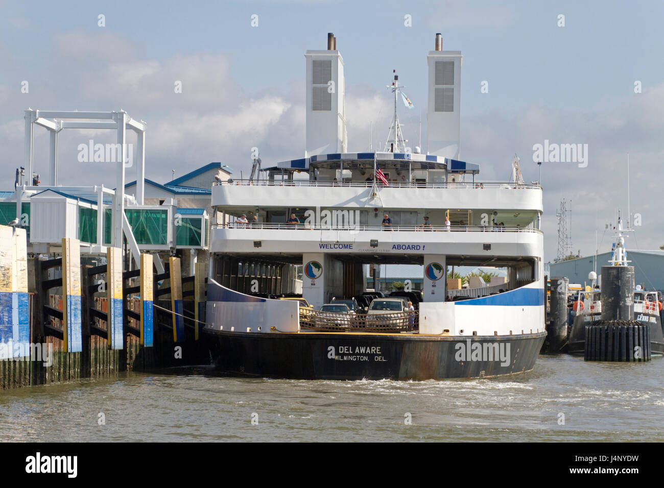 Cape may ferry vehicles board hi-res stock photography and images - Alamy