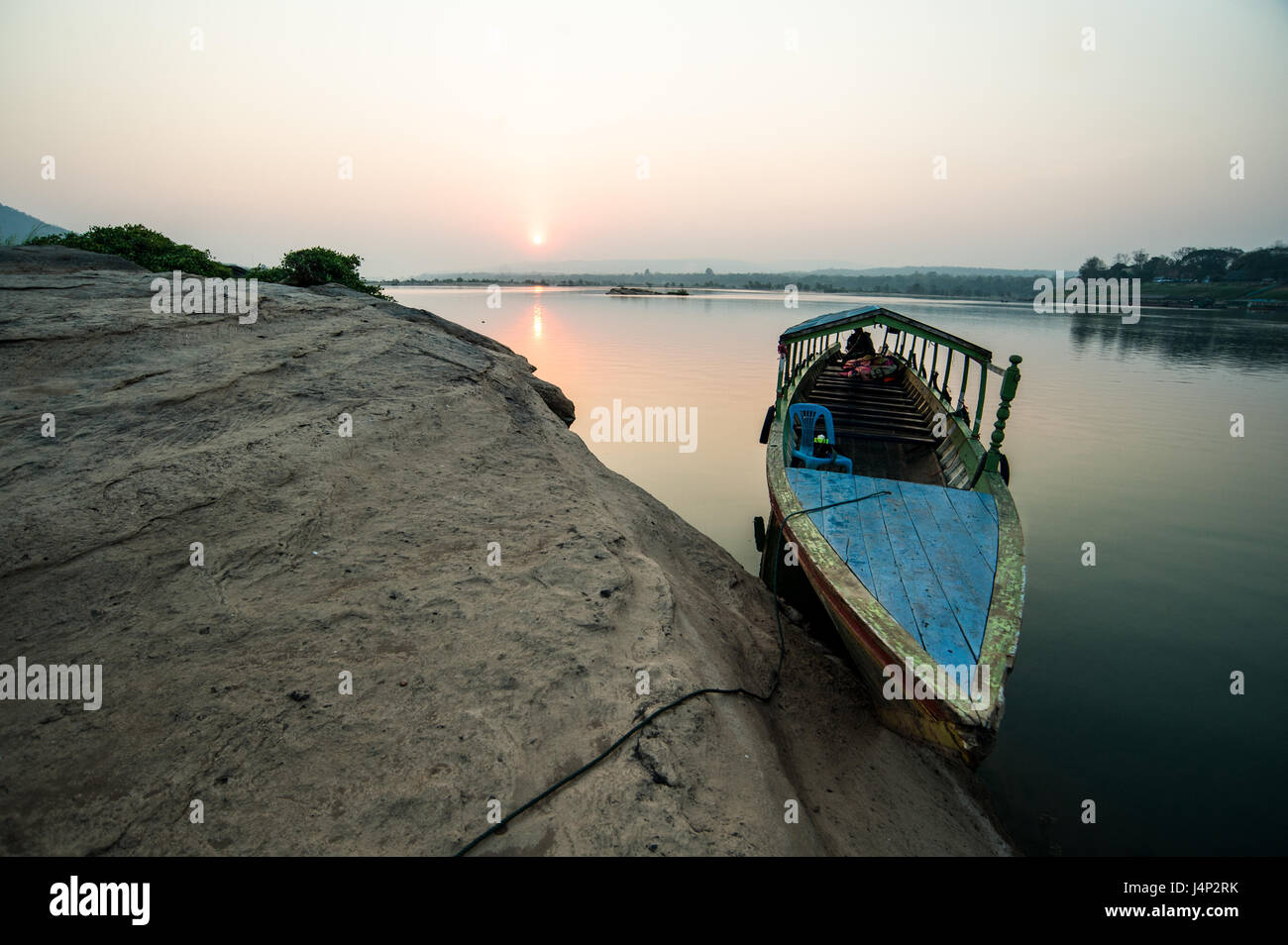 Longtail boat, Berth at sand Sam Pan Bok Grand Canyon in Maekhong river ...