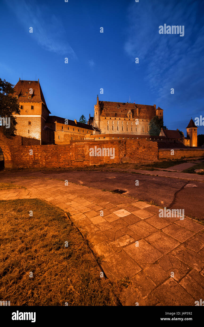 Gothic fortress hi-res stock photography and images - Alamy