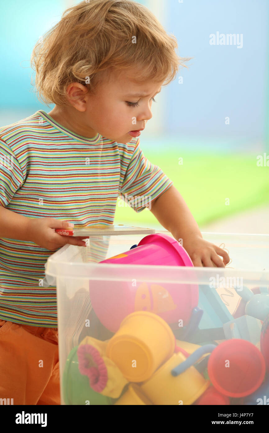 Infant, 3 years, play, game box, at the side, model released, people ...