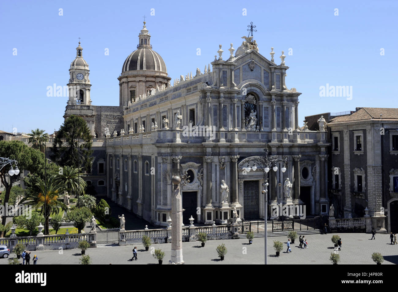 Piazza duomo catania hi-res stock photography and images - Alamy