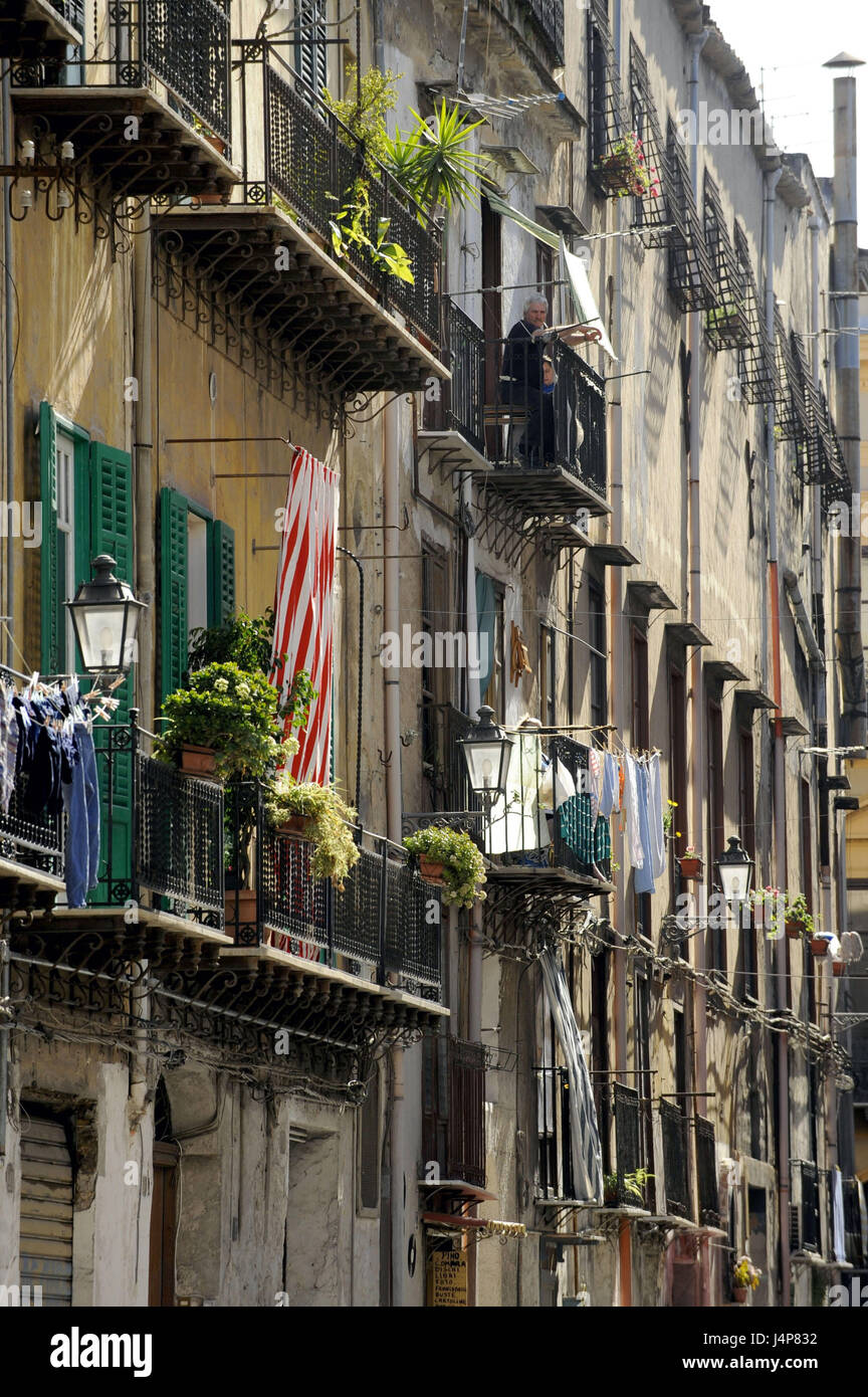 House laundry palermo sicily hi-res stock photography and images - Alamy