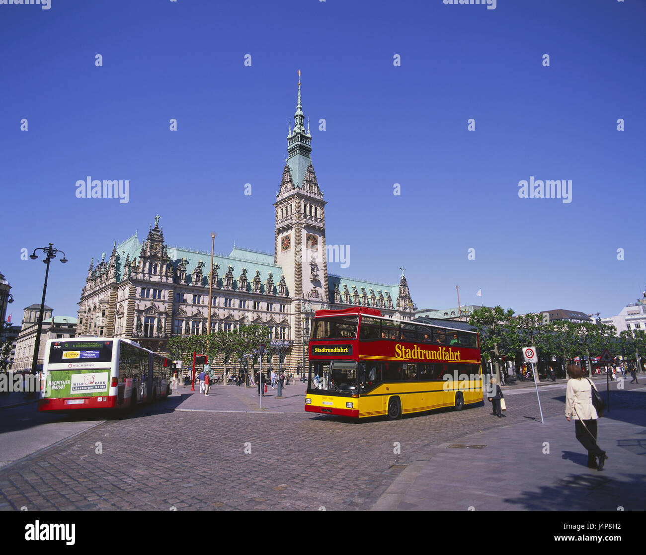 Hamburg sightseeing bus hi-res stock photography and images - Alamy