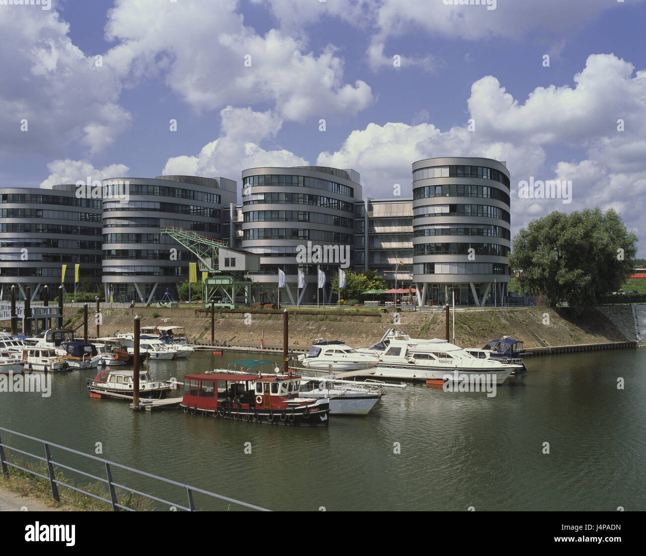 Germany, North Rhine-Westphalia, Duisburg, interior harbour, office ...