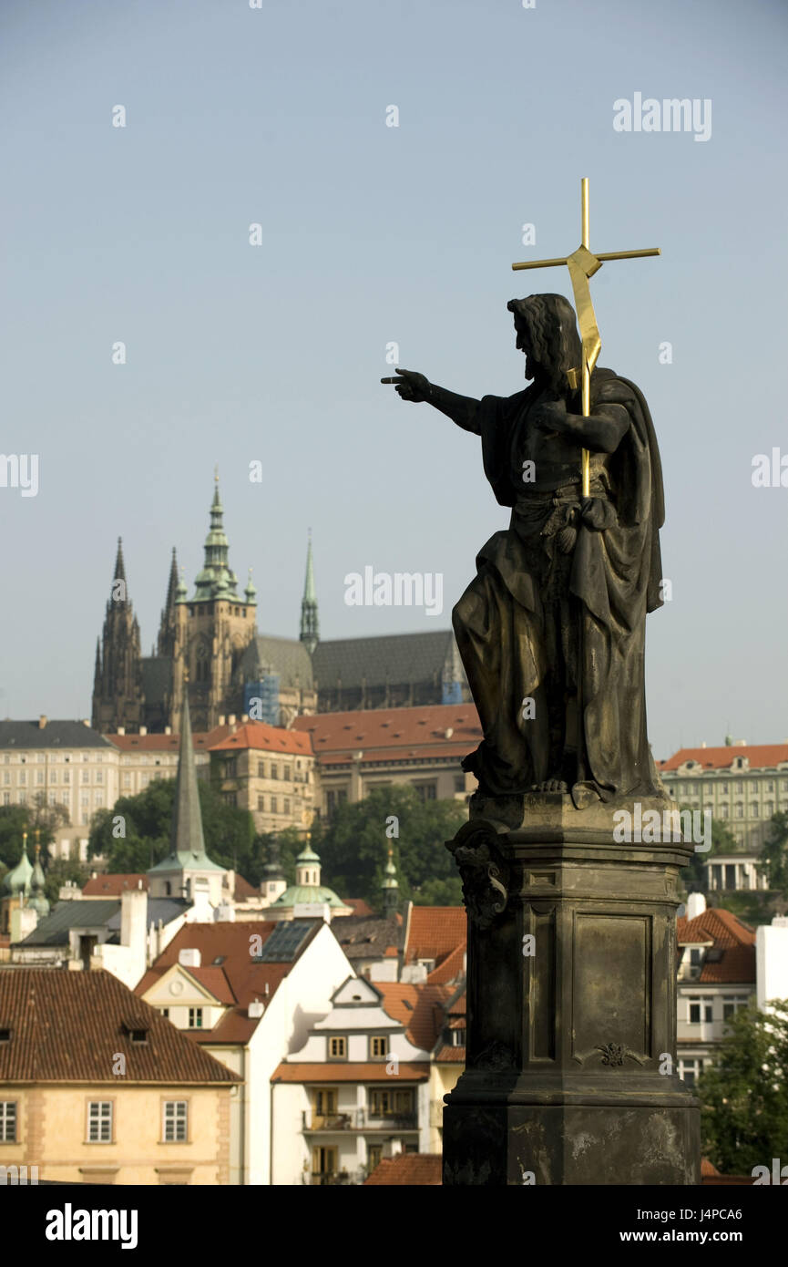 Prague statue hi-res stock photography and images - Alamy