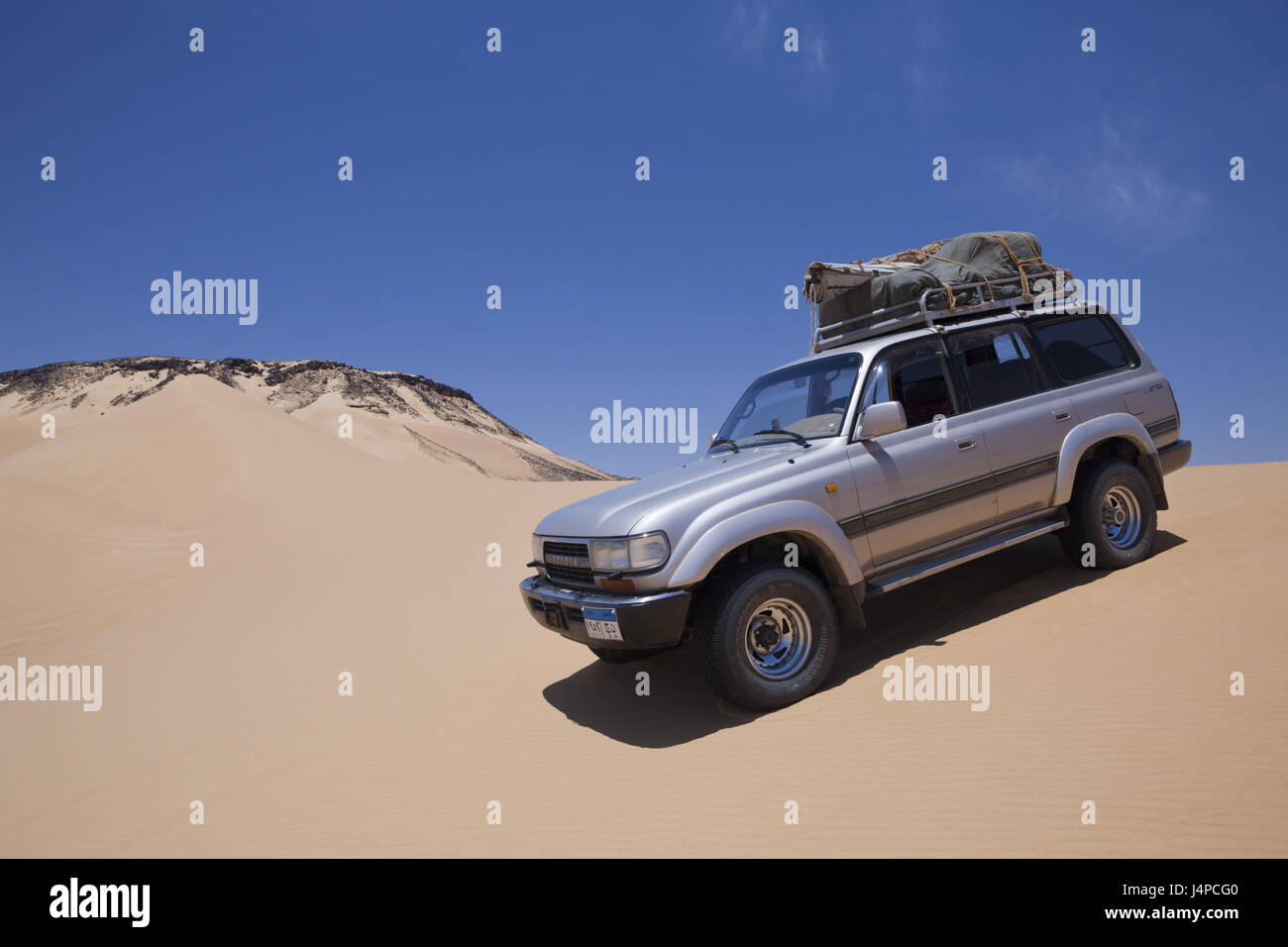Jeep tour in black desert, Egypt, Libyan desert Stock Photo - Alamy