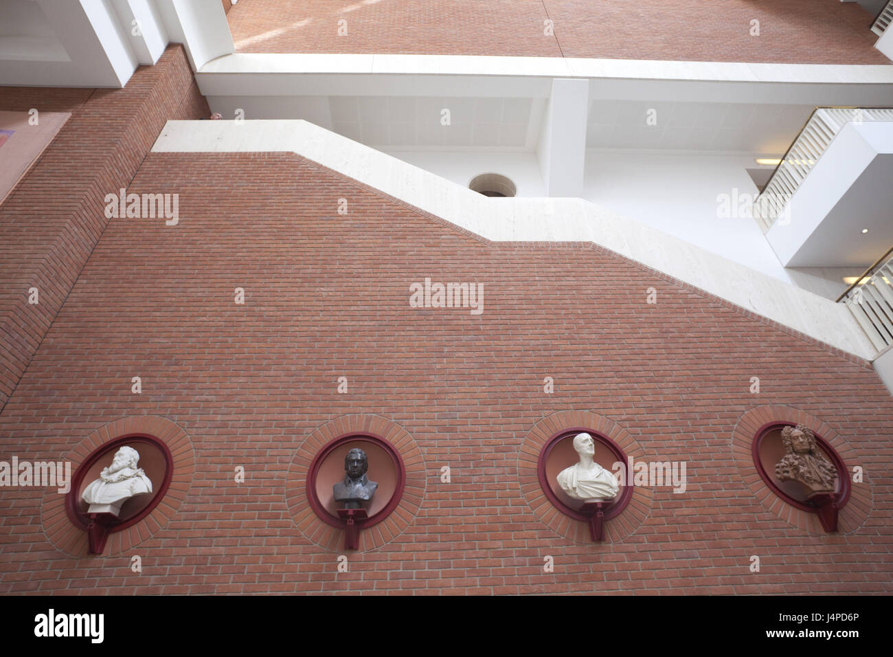 British library sculpture hi-res stock photography and images - Alamy