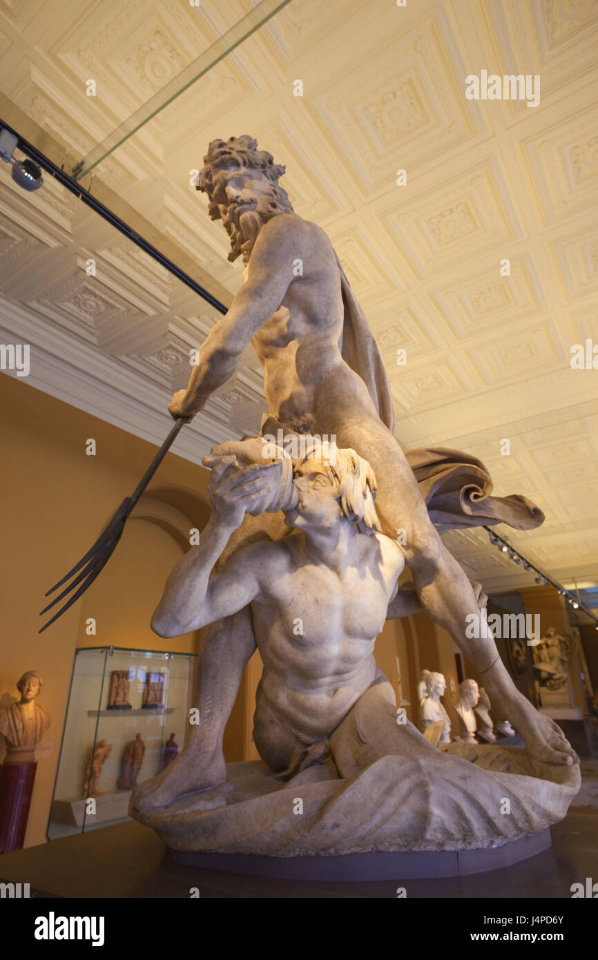 Great Britain, England, London, Victoria and Albert museum, statue ...