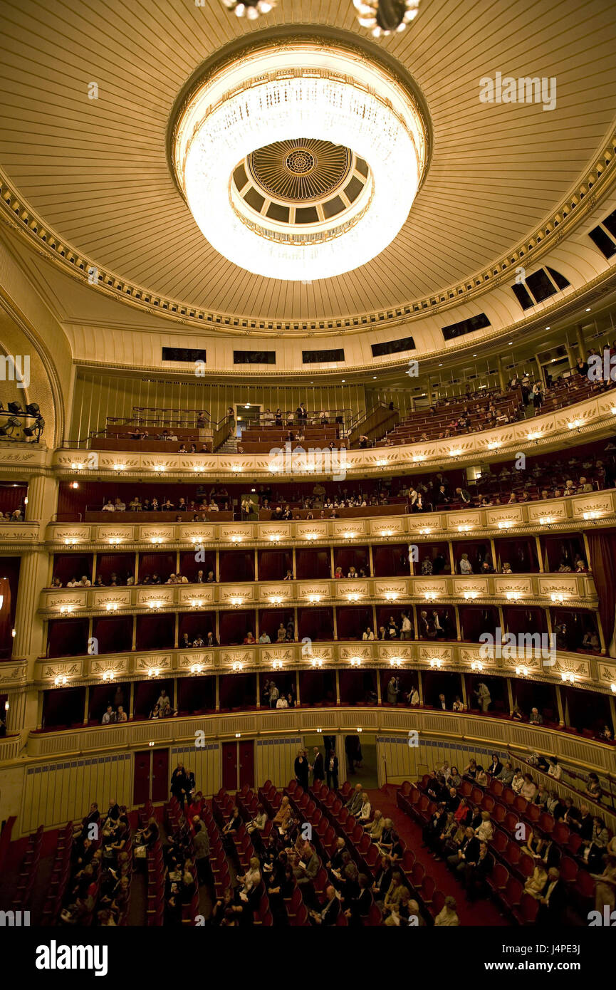 Vienna state opera performance hi-res stock photography and images - Alamy