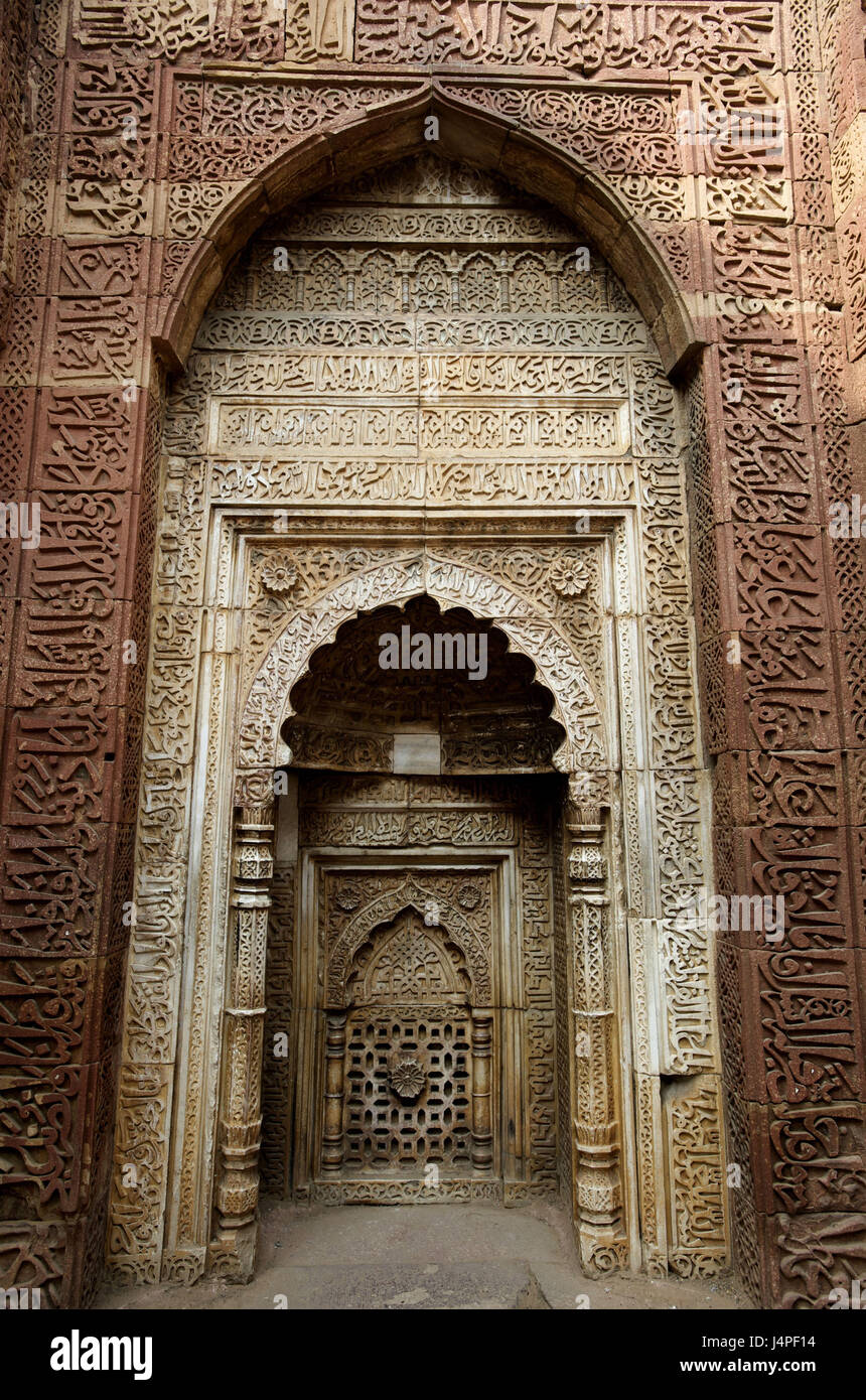 India, Delhi, New Delhi, archaeological location of the Qutb Minar ...