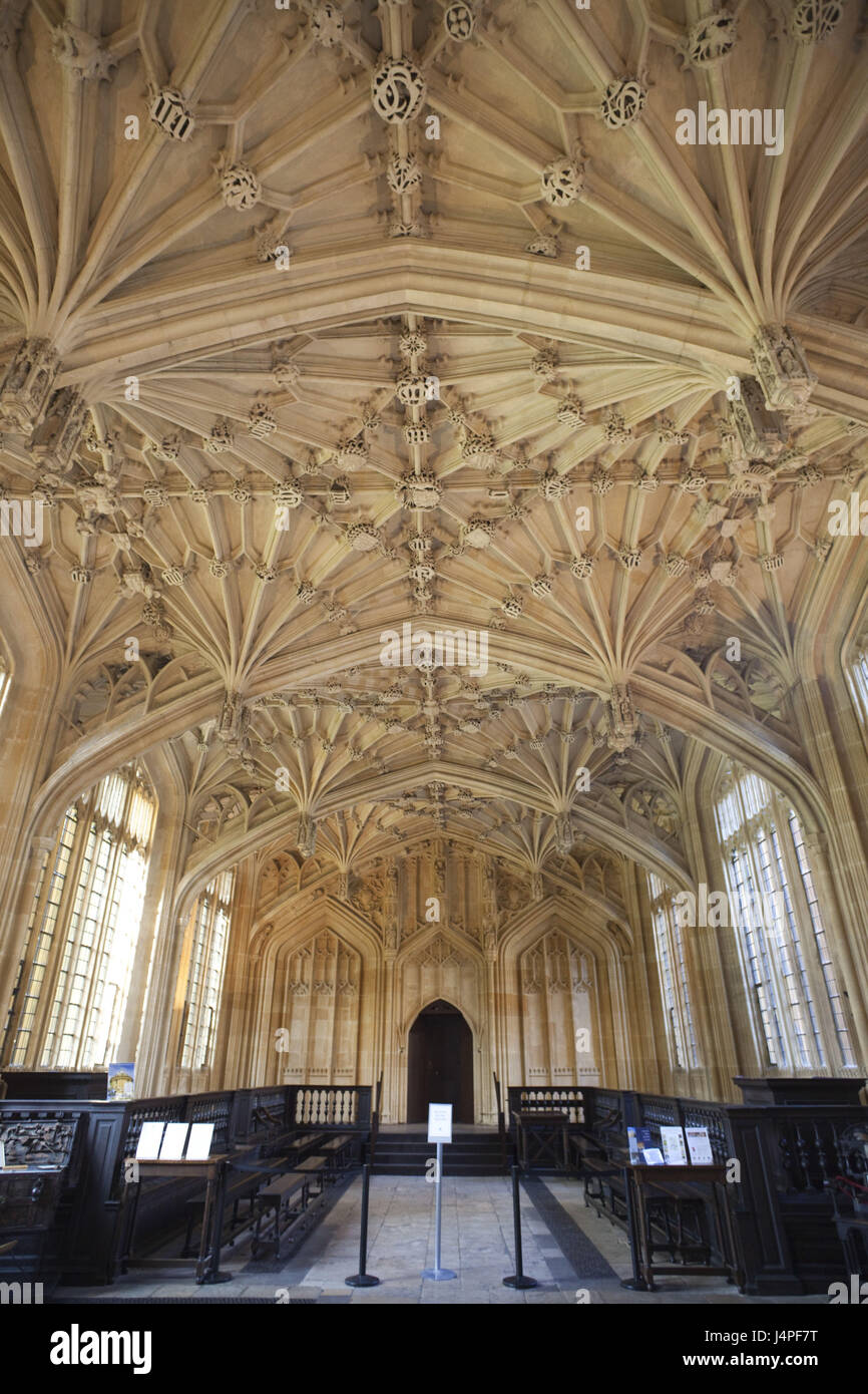 Divinity school bodleian library hi-res stock photography and images ...