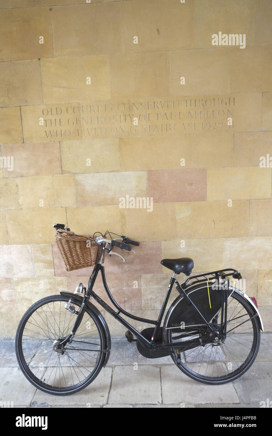 Great Britain, England, Camebridgeshire, Cambridge, bicycle Stock Photo ...