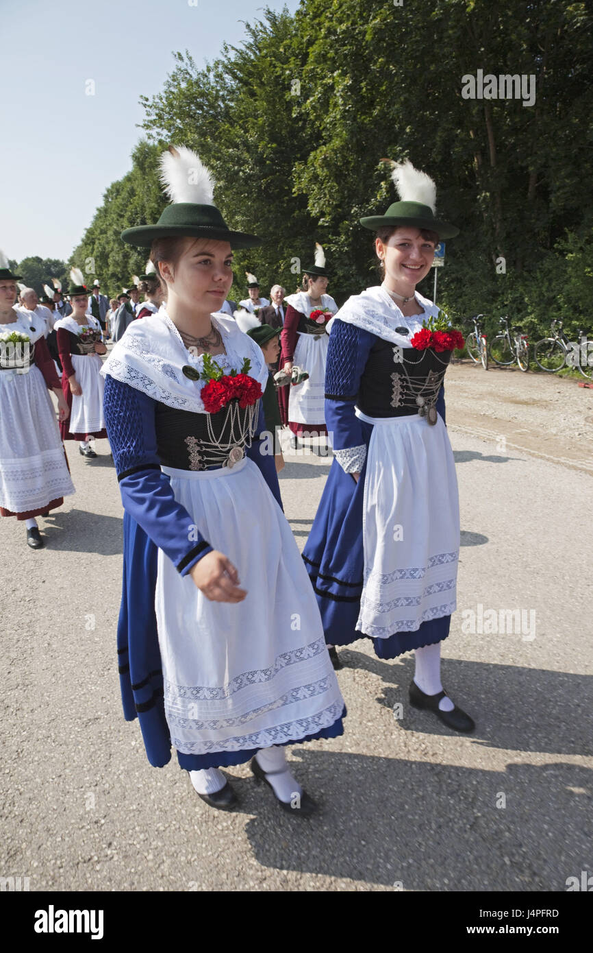 Women In Dirndls High Resolution Stock Photography and Images - Alamy