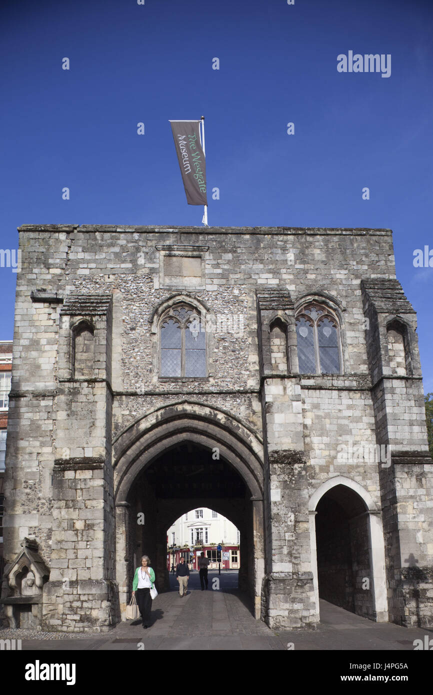 Great Britain, England, Hampshire, Winchester disk, west gates, passers ...