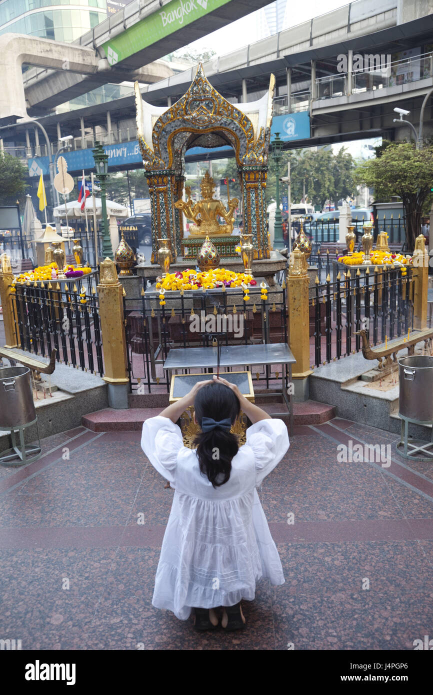 Thailand, Bangkok, Erawan Shrine, believers, pray Stock Photo - Alamy