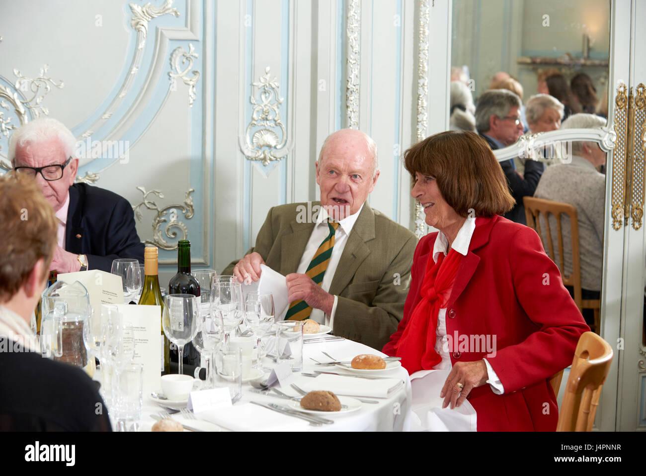 Harry and edward enfield hi-res stock photography and images - Alamy
