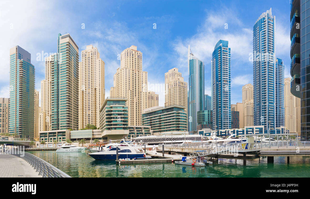 Luxury yacht at dubai marina hi-res stock photography and images - Alamy