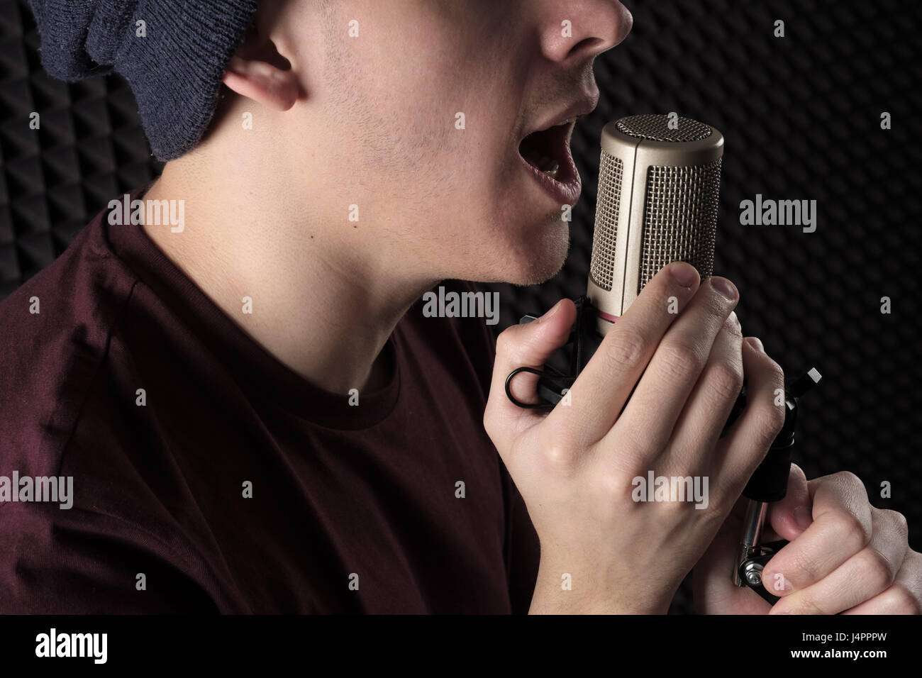 Singing holding hands hi-res stock photography and images - Alamy