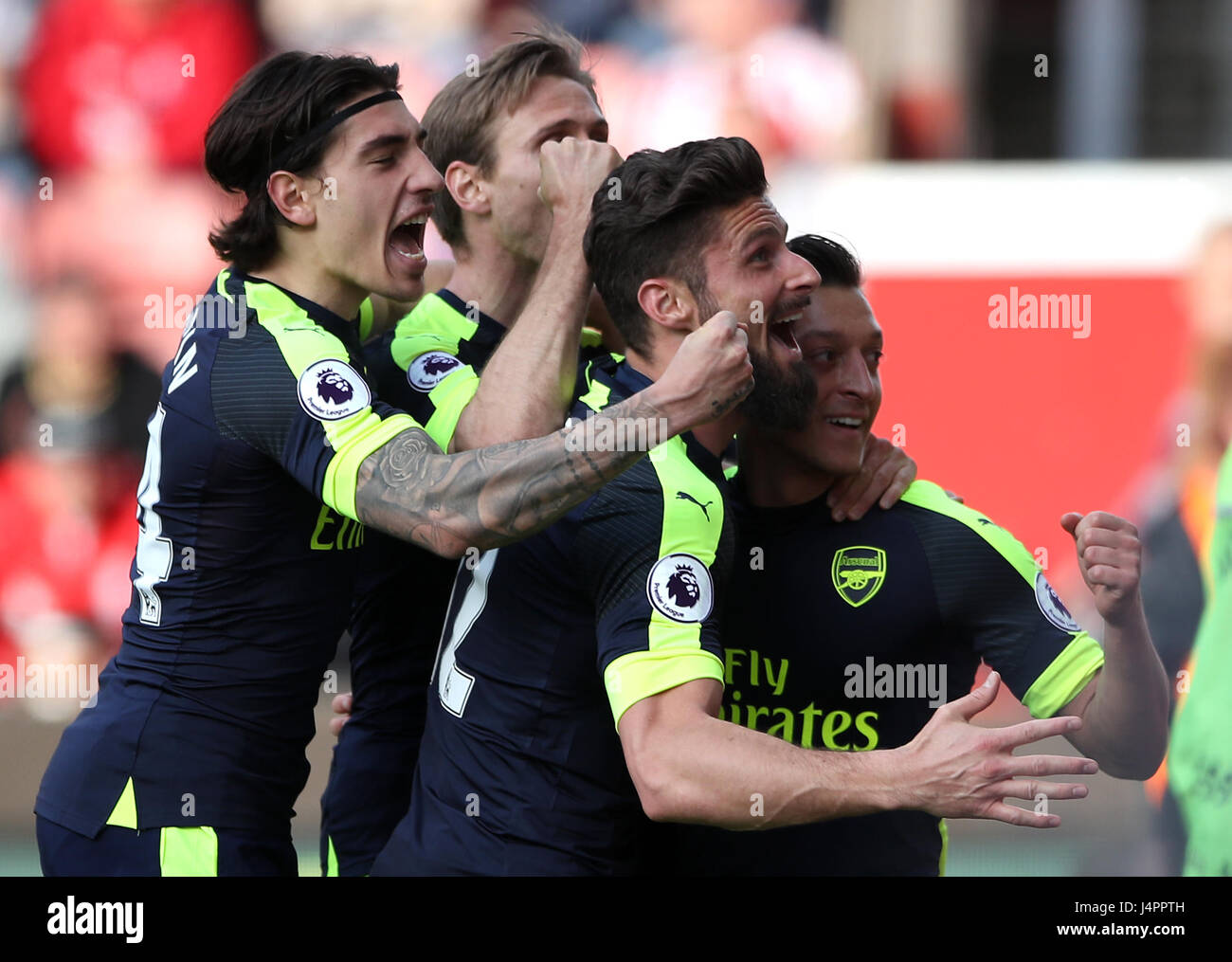 Mesut ozil celebration premier hi-res stock photography and images - Alamy