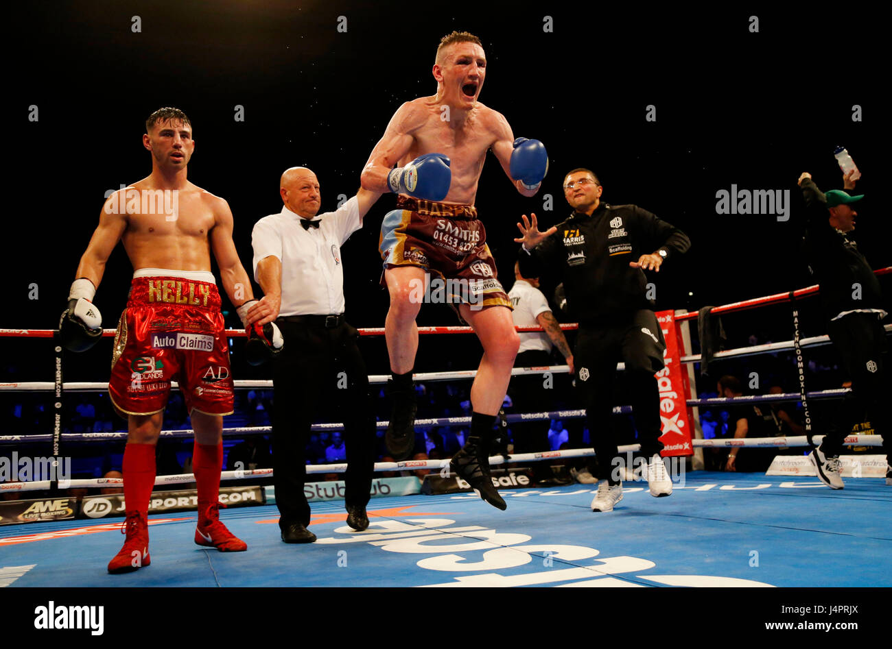 Ryan Kelly celebrates beating Adam Harper during their Midland Area ...