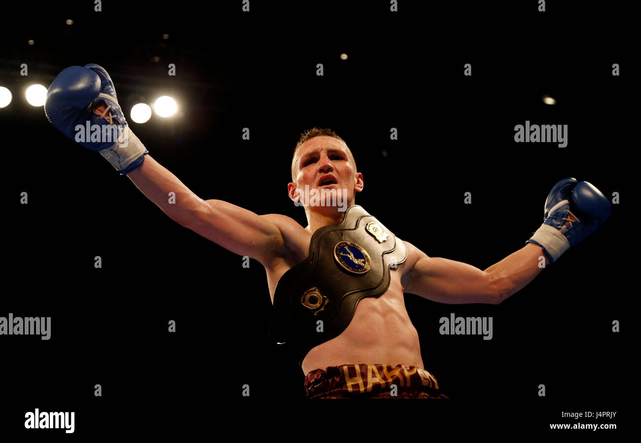 Ryan Kelly celebrates beating Adam Harper during their Midland Area ...