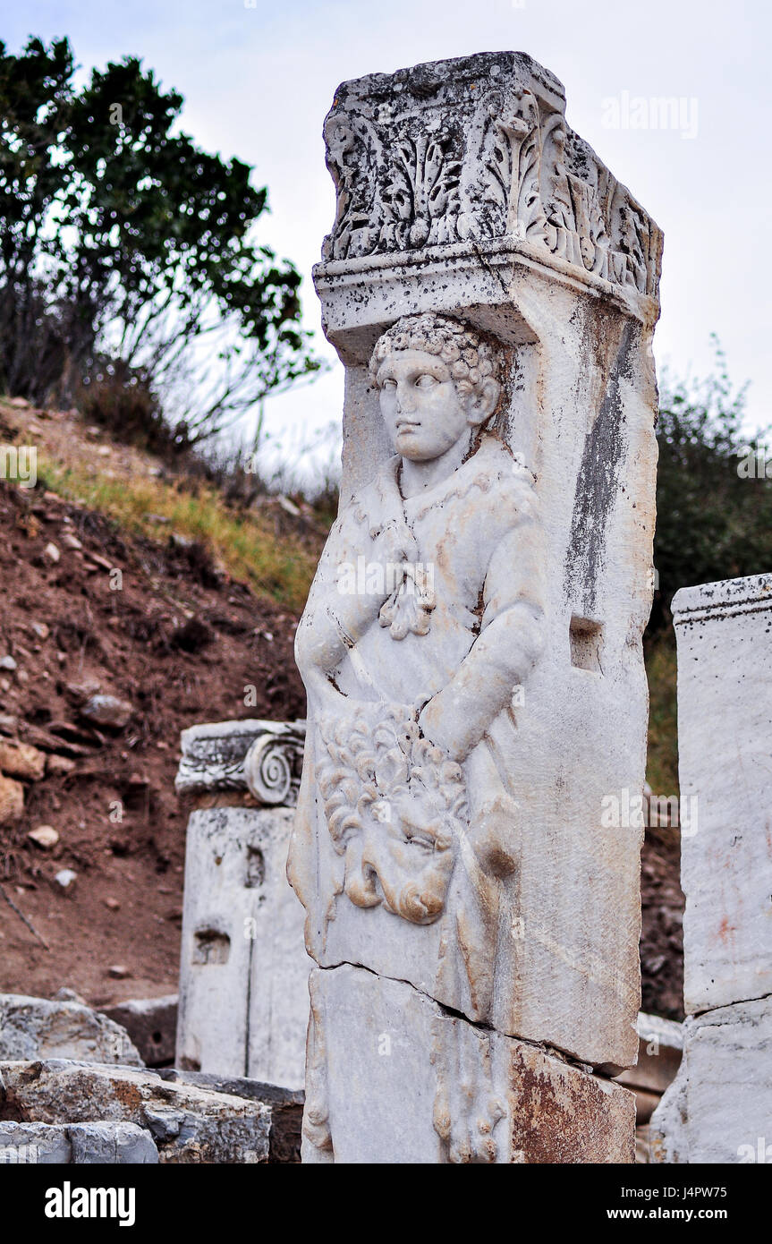 Destroyed ancient statue in Ephesus Stock Photo - Alamy
